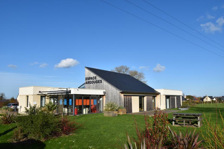 Fermeture estivale des espaces socioculturels | Ville de Bayeux